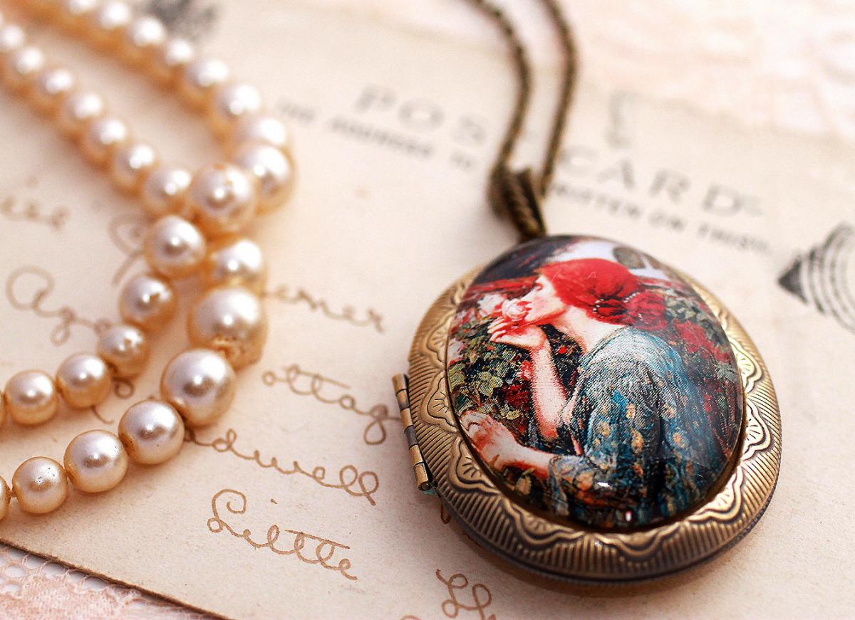 Pre Raphaelite Photo Locket, Bronze Picture Locket, Wearable Art ...